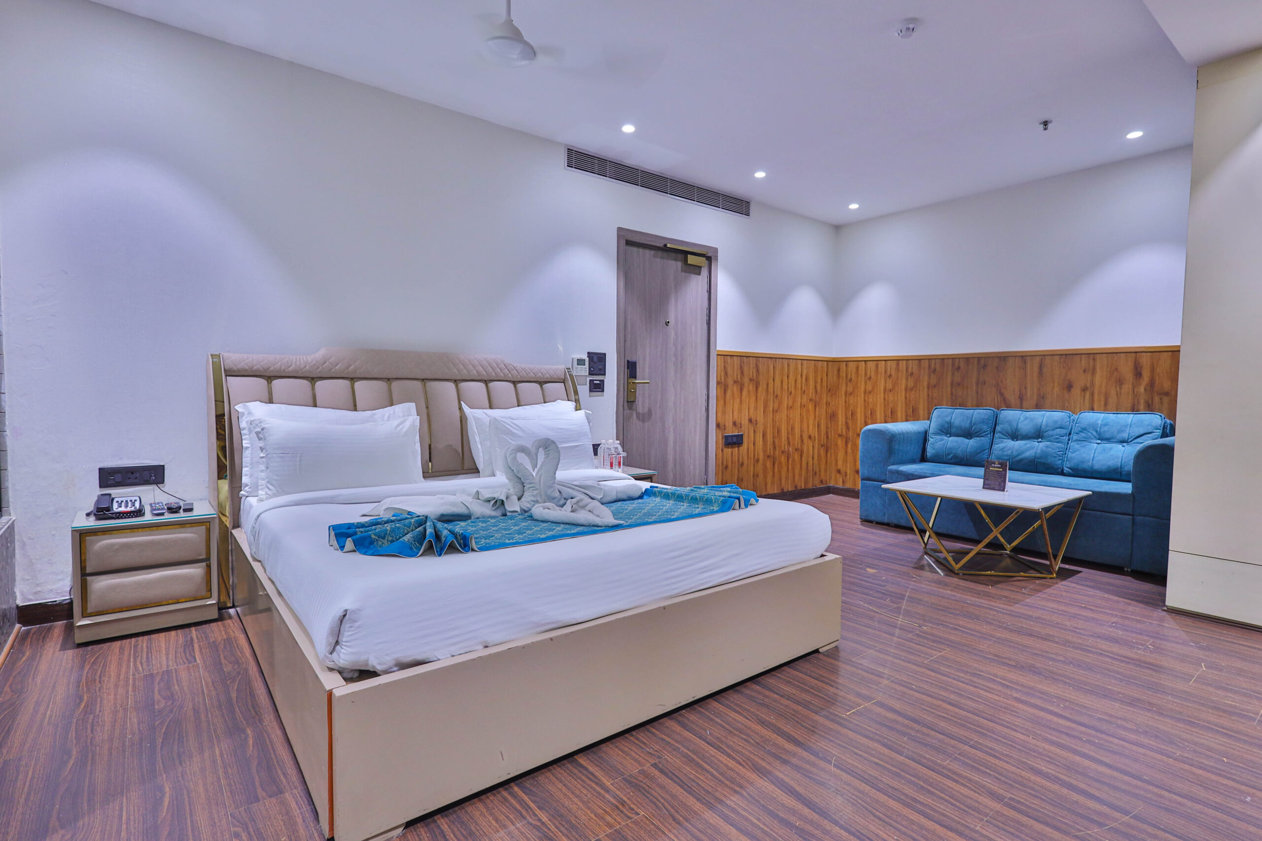 Discover the Best Hotel Rooms in Paschim Vihar - Clay Inn Hotels